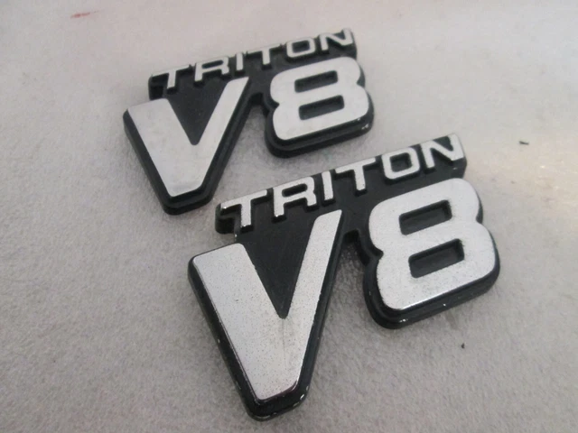 1999-2004 FORD F250 F350 F450 Triton V8 Fender Emblem Badge Logo OEM ...