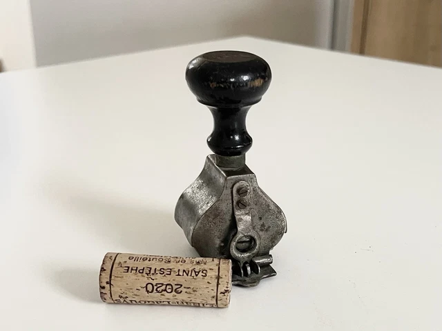ANCIEN TIMBRE À encre mécanique en laiton avec manche en bois, Belgique ...