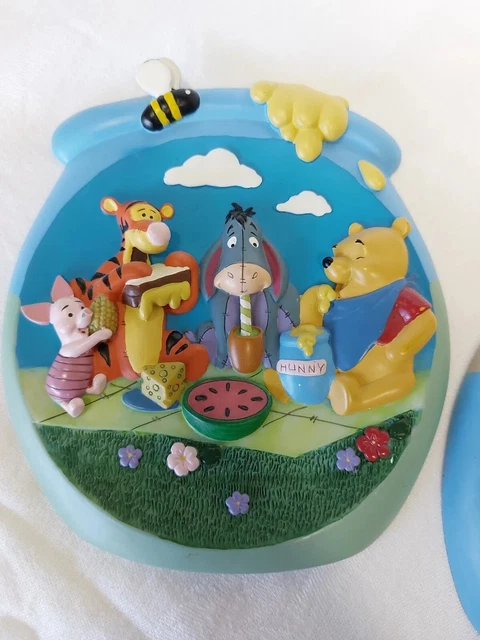 2x Winnie The Pooh Honeypot Adventures 3d Wall Plaques Eur 17 55