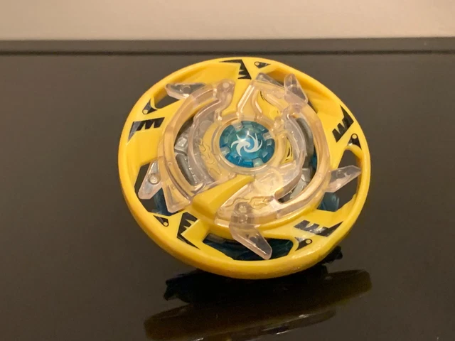 HASBRO BEYBLADE BURST Evolution Switch Strike Maximum Garuda G3 RARE ...