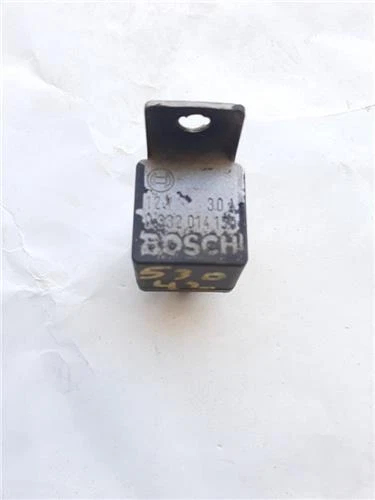 BOITIER FUSIBLES DIVERS RELAIS Toyota LAND CRUISER 2.4 TD 2L-T ...