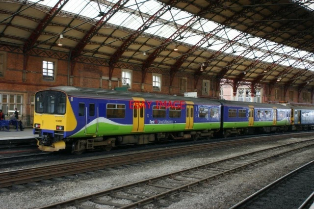 PHOTO CLASS 150 Sprinter 2-Car Dmu No 150 121 At Bristol Temple Meads ...
