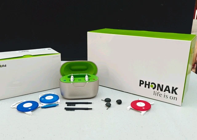 PHONAK AUDEO TM L90 Hearing Aids and Charger (Recently Serviced by ...