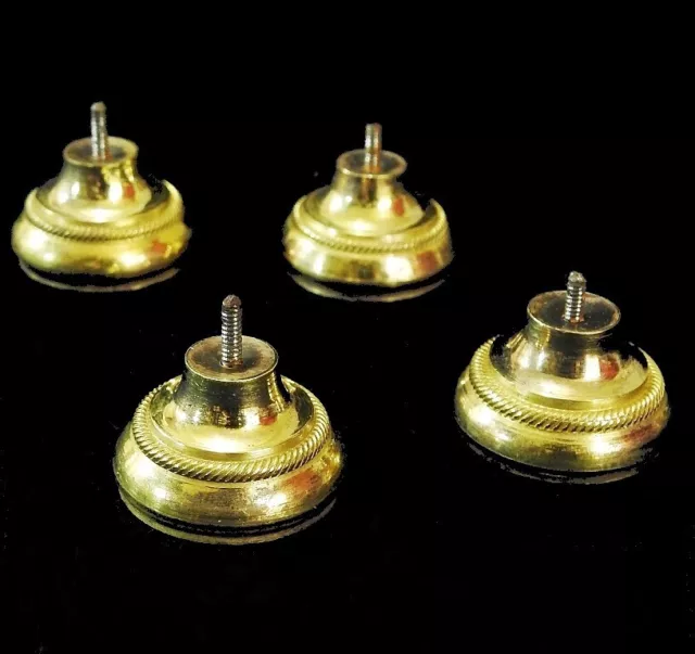 LOT DE 4 PIEDS DE PENDULE HORLOGE BRONZE DORE EPOQUE LOUIS XVI FIN DU ... LOT DE 4 PIEDS DE PENDULE HORLOGE BRONZE DORE EPOQUE LOUIS XVI FIN DU ...