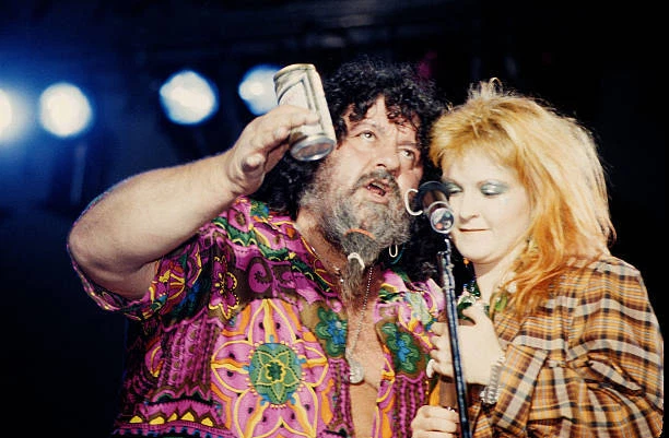 PROFESSIONAL WRESTLER CAPTAIN Lou Albano with Cyndi Lauper when h - Old ...