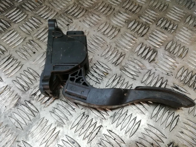 MERCEDES VITO W447 Accelerator / Throttle Pedal A4473000200 A4472900112 ...