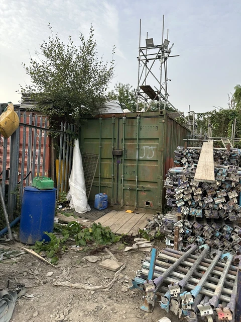 20FT X 8FT Metal Shipping Container Wooden Floor Collection Leicester £ ...