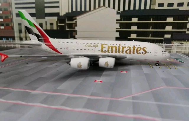 EMIRATES A380 A6-EOG (NEW REVISED LIVERY) 1/400 by Gemini Jets. BRAND ...