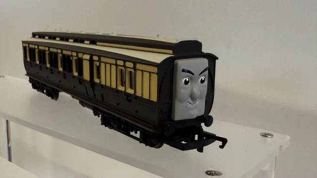 HORNBY OO GAUGE R9302 Thomas & Friends Old Slow Coach £89.99 - PicClick UK