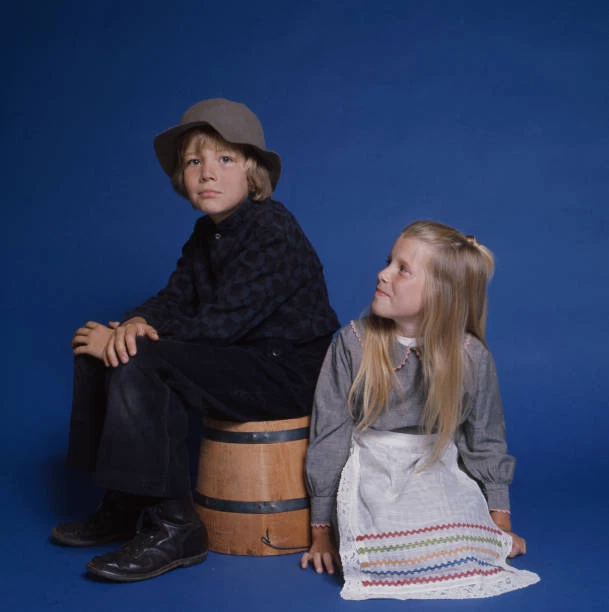 TODD LOOKINLAND DEBBIE Lytton in tv series The New Land 1974 Old Photo ...