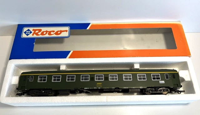 ROCO 44610 - Voiture voyageurs 1 cl UIC A9 ép IV de la SNCF en HO EUR ...