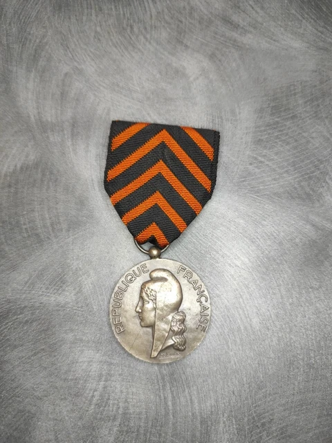 MÉDAILLE CIVILE FRANÇAISE A Des Mines Ministère De L'industrie Et Du ...