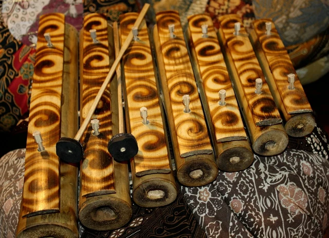 INSTRUMENT DE MUSIQUE traditionnel Bali BAMBOO Rindik Gamelan accordé à ...