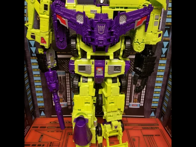 Hasbro Transformers Generations Combiner Wars Devastator Constructicons