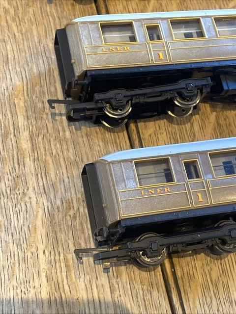 HORNBY FLYING SCOTSMAN Mallard Gresley Teak Coaches Set 4236 4237 22356 ...