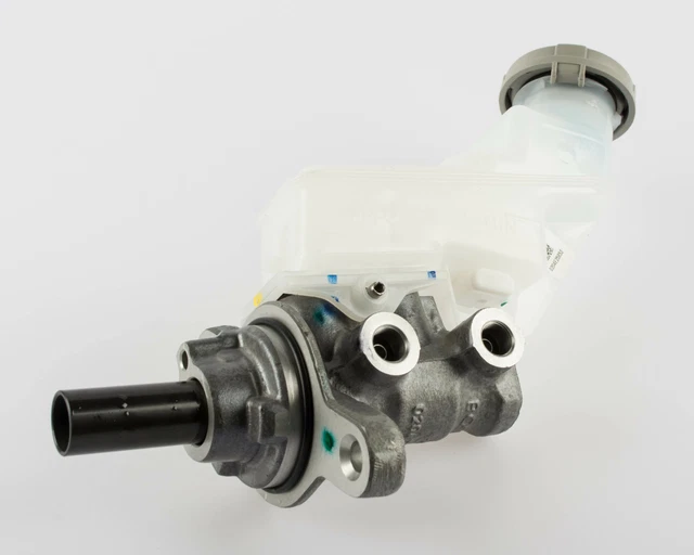 GENUINE SUZUKI CYLINDER Assy, Brake Master 51100M68K60-000 £299.05 ...