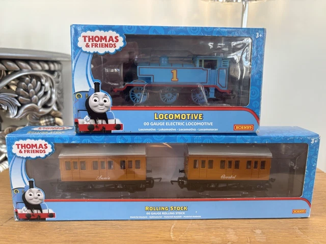 HORNBY R9287 THOMAS & FRIENDS Loco DCC Fitted & R9293 Annie and ...