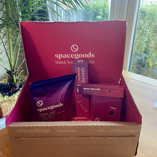 SPACEGOODS RAINBOW DUST Chocolate Flavour Adaptogen Powder, Mug ...