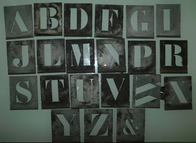 ANCIEN POCHOIR GABARIT EN ZINC ALPHABET LETTRES .N°30- 70mm. INDUSTRIEL ...