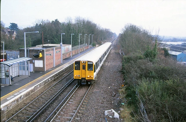 8307 ORIGINAL COLOUR Slide Emu Class 508 211 At Edenbridge 2008 £2.99 ...