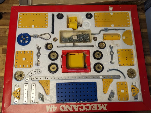 MECCANO MOTORISED SET 4m, circa70/80's .Bottom of box is damaged please ...