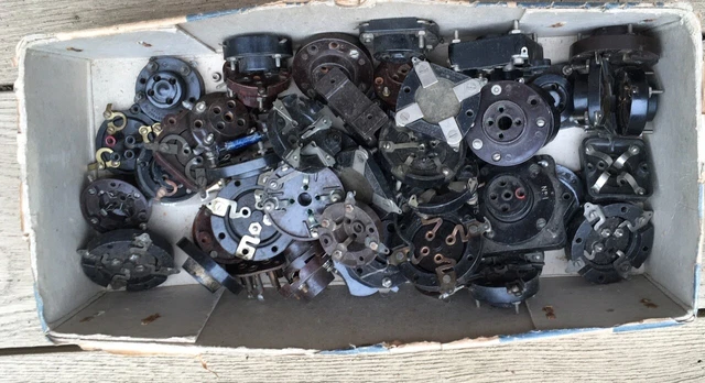 A BOX OF 48 4 Pin B4 Bakelite Valve Bases £27.51 - PicClick UK