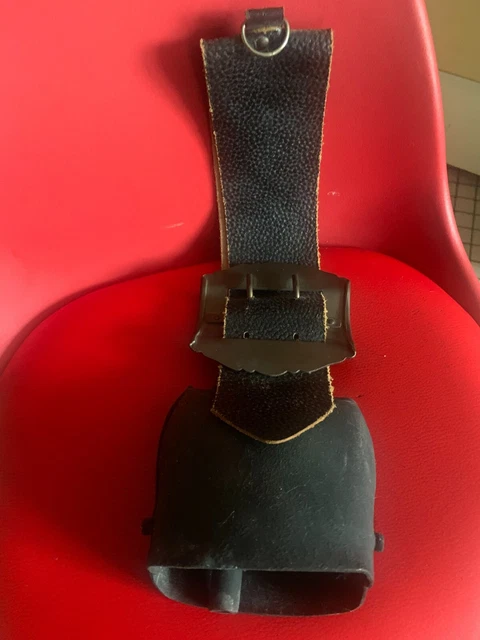 CLOCHE DE VACHE ancienne avec son collier en cuir - déco Montagne chalet EUR 20,00 - PicClick FR