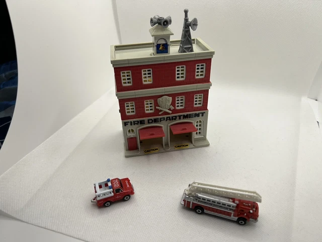 VINTAGE 1989 MICRO Machines Light Up Fire Station + Fire Engine - Fire ...
