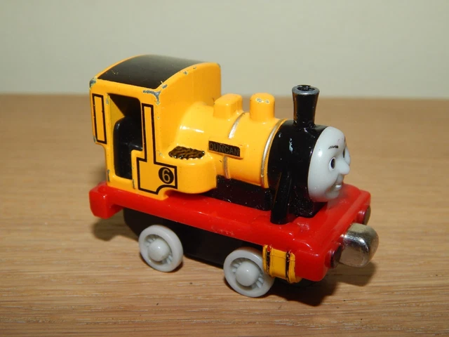 THOMAS THE TANK ENGINE TAKE & PLAY DUNCAN (p&p discount available) £4. ...