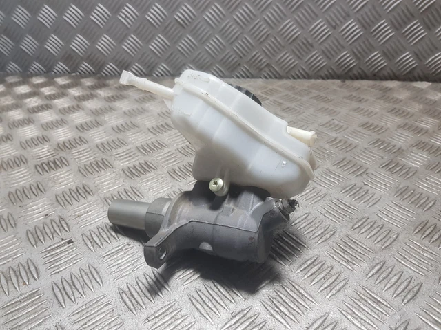 MERCEDES W205 C43 Amg Brake Master Cylinder A205430002 £19.99 - PicClick UK