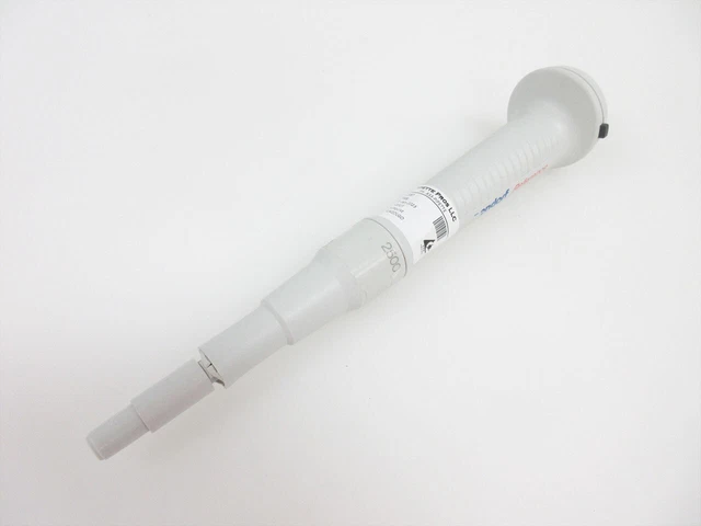 EPPENDORF REFERENCE 500 - 2500 uL SINGLE CHANNEL PIPETTE - BROKEN NEAR ...