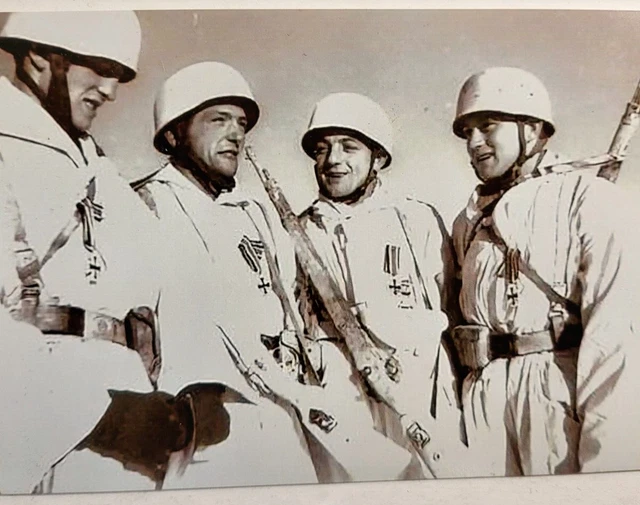 WW2 GERMAN PARATROOPERS In Winter Whiteouts Enlisted Gi Family Photo ...