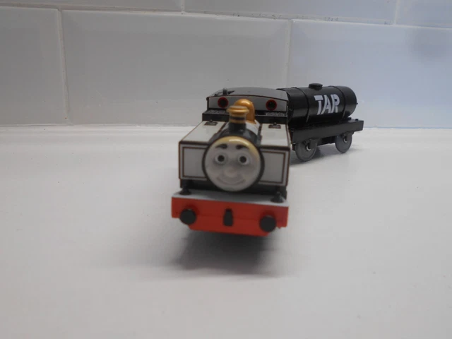 TOMY TRACKMASTER THOMAS the tank engine battery train freddie and tar £ ...