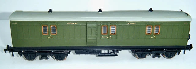 RARE SR (EX-LSWR) 44’ Full Bogie Brake Van (Kit Built) 00 Gauge £110.00 ...