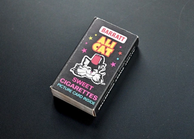 70'S BARRATT 'ALI CAT' SWEET CIGARETTES Bassett TRADE CARD CANDY PACKET ...