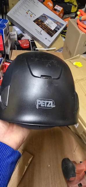 PETZL STRATO VENT Helmet Climbing Height Safety Hard Hat Protection ...
