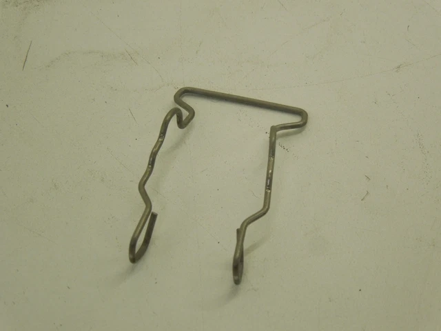 VW PASSAT 3B B5 Halogen Headlight Main Beam Bulb Retaining Clip Wire ...