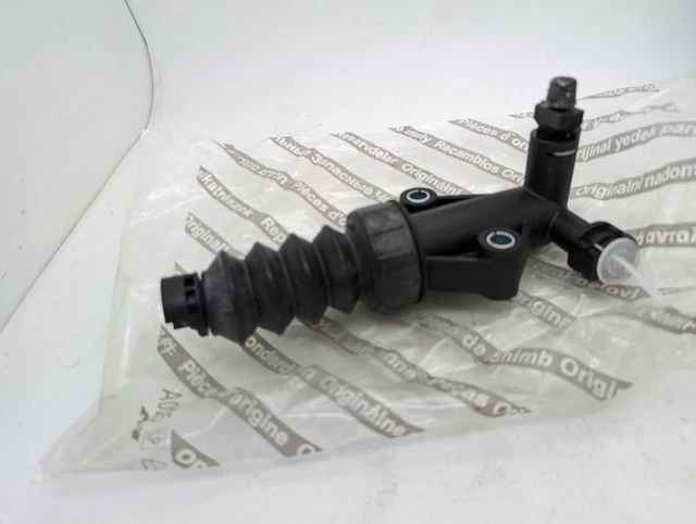 NEW GENUINE FIAT Grande Punto 500 Alfa Romeo Mito Clutch Slave Cylinder ...