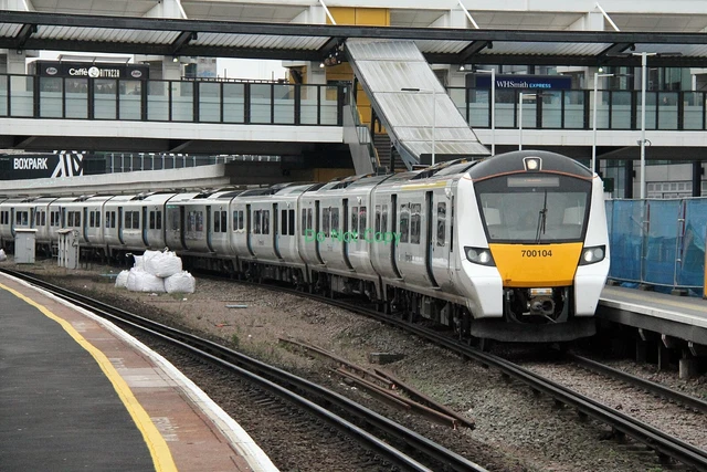 F67 35MM SLIDE Class 700 700104 @ East Croydon £3.54 - PicClick UK