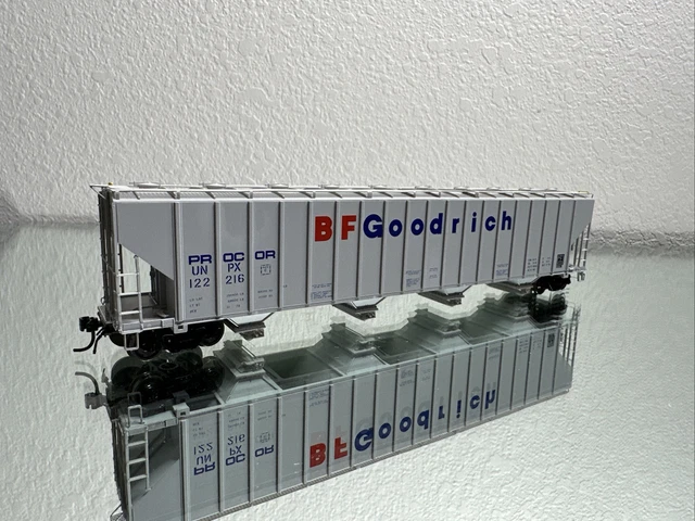 HO SCALE RAPIDO Trains PROCOR 5820 Covered Hopper BF Goodrich #122216 ...