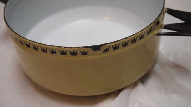 DAN KOK ENAMEL Pot + Lid Vintage Yellow-y Green Glud & Marstrand ...