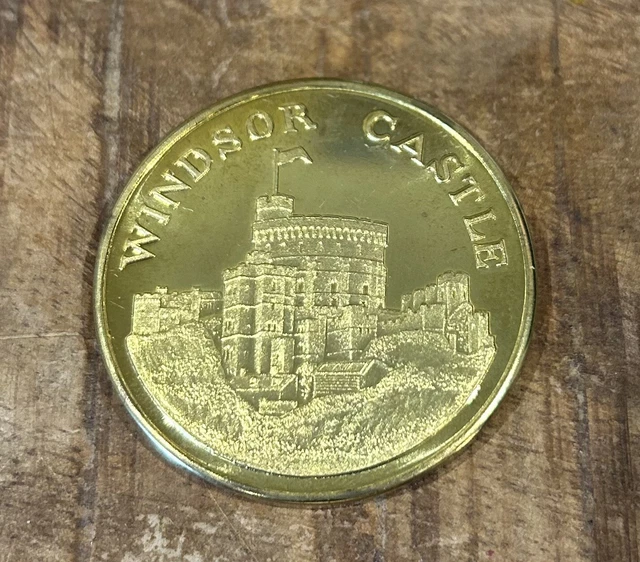 WINDSOR CASTLE QUEEN Elizabeth II 80th Birthday 2006 Collectible Coin 3 ...