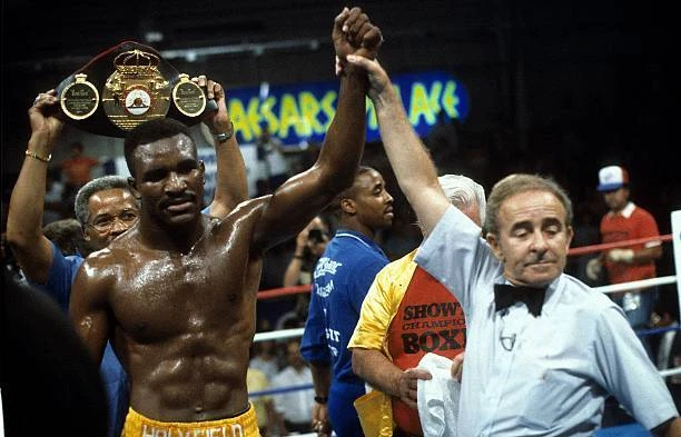 EVANDER HOLYFIELD CELEBRATES Winning Against Ricky Parkey OLD BOXING ...
