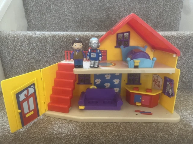 JUSTIN'S HOUSE CBEEBIES Playset Robert Robot Sounds RARE Toy by Golden ...