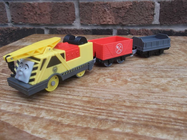 THOMAS THE Tank Engine & Friends Motorized Trackmaster Revolution Train ...