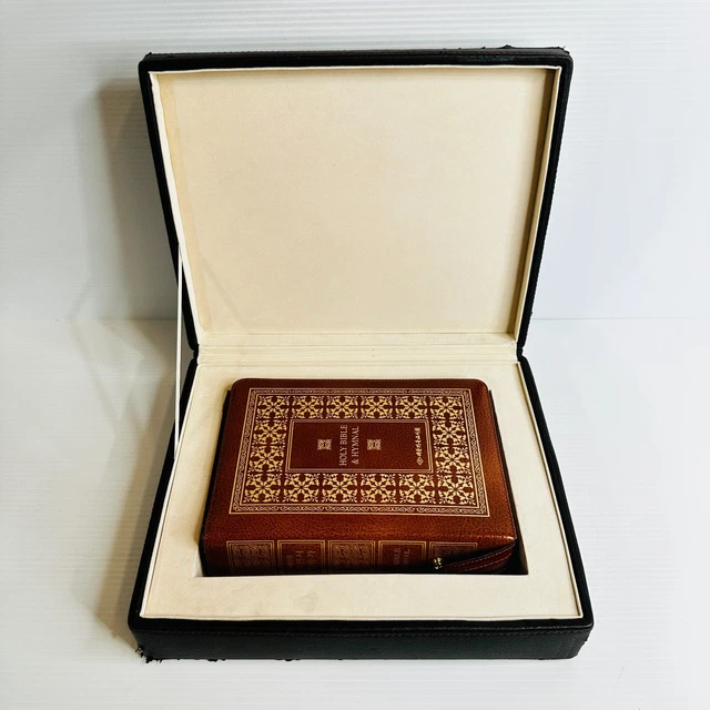 KOREAN THE HOLY Bible Leather Zip Up Plus Display Case Religion ...