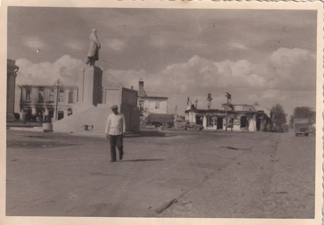 FOTO - RUSSLAND Ansicht mit Lenin Denkmal - 2.WK EUR 2,99 - PicClick DE
