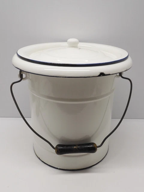 -ANCIEN GRAND POT de CHAMBRE TOLE EMAILLEE EMAIL Poignée BOIS ...