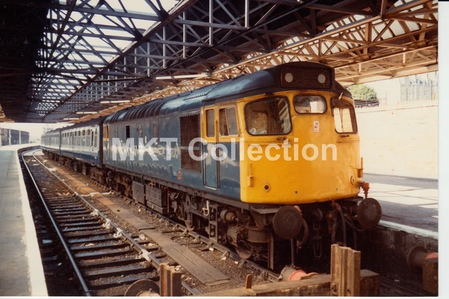 RAILWAY PHOTO CLASS 27 27046 @ Dundee 11/8/84 10:18 from Edinburgh £0. ...