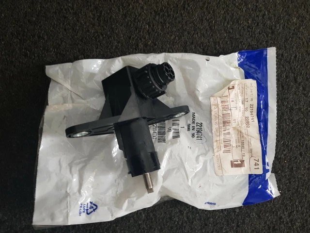 GENUINE VOLVO FH fm suspension level sensor 22194741 £30.90 - PicClick UK